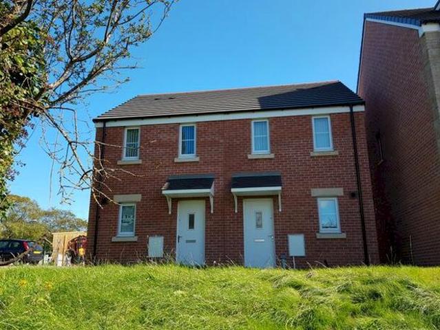 2 Bedroom Property To Rent In Maes Brynach, Bridgend, CF32