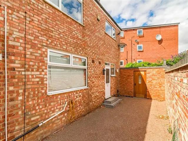 2 Bedroom Property To Rent In Midland Road, Wellingborough, NN8