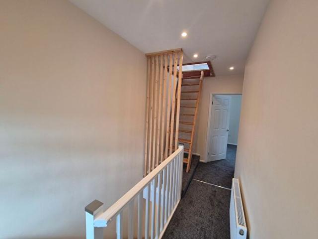 2 Bedroom Property To Rent In Pant Yr Heol, Neath, SA11