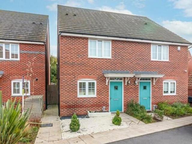 2 Bedroom Property To Rent In Rowan Close, Nottingham, NG12