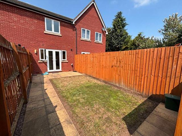 2 Bedroom Property To Rent In St. Pauls Mews, Burton On Trent, DE14