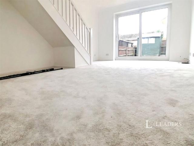 2 bedroom property to rent Primroses, Deeping St James, PE6