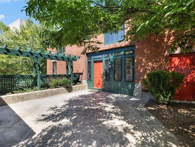 2 bedroom, Providence RI 02903 105105558