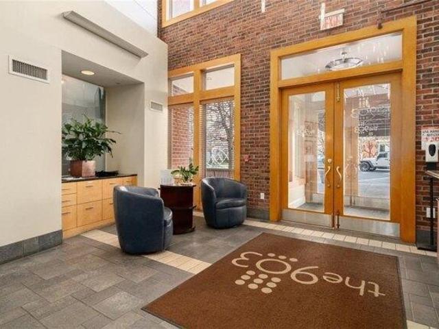 2 bedroom, Providence RI 02903 LS102825613