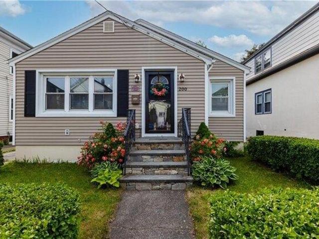 2 bedroom, Providence RI 02909 104687002