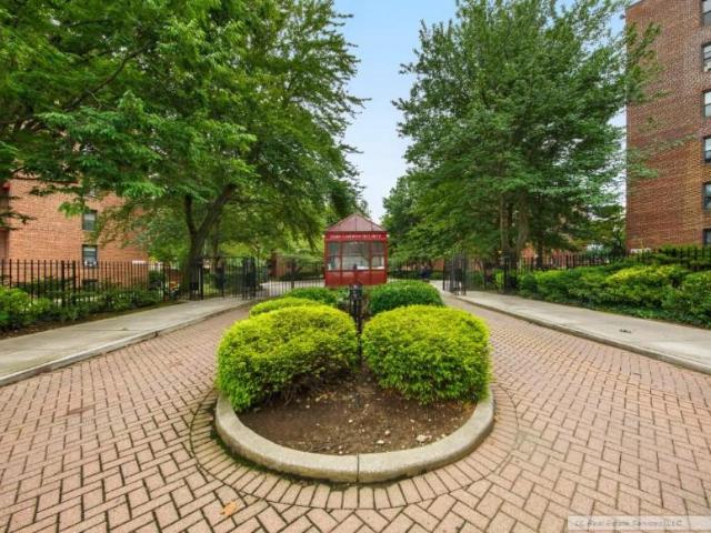 2 bedroom, Queens NY 11367 103548202