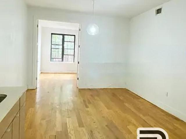 2 bedroom, Queens NY 11385 82229438