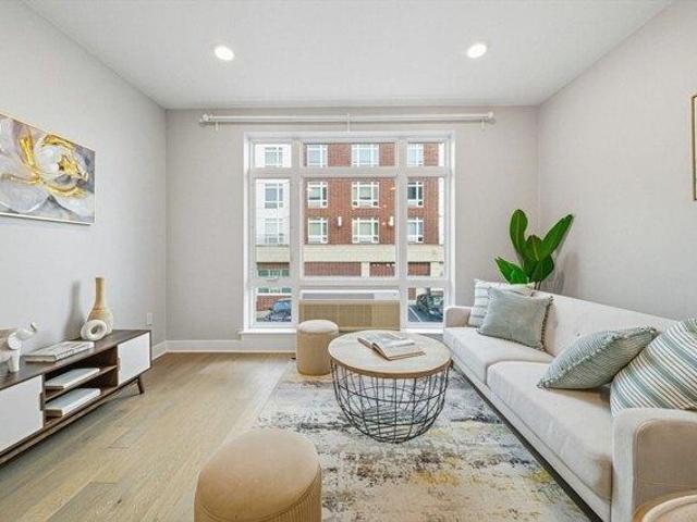 2 bedroom, Quincy MA 02169 102343710