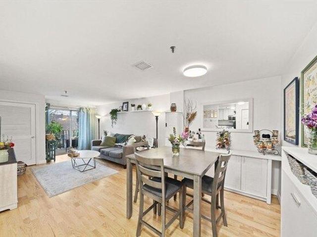 2 bedroom, Quincy MA 02169 102372029