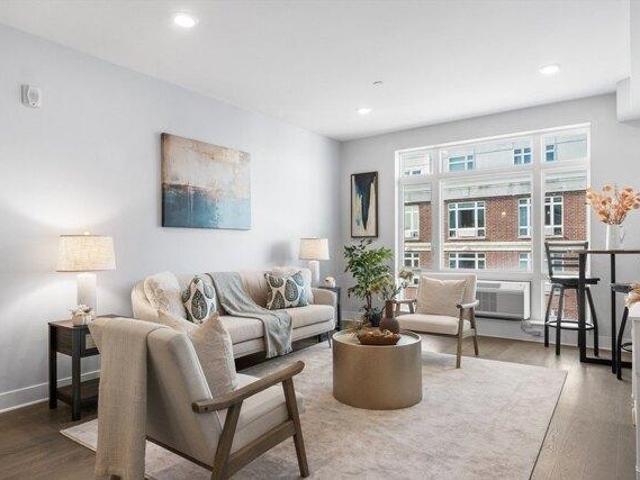 2 bedroom, Quincy MA 02169 102478616