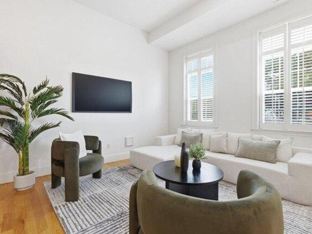 2 bedroom, Quincy MA 02169 102669437