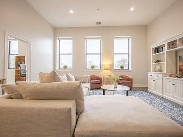 2 bedroom, Quincy MA 02169 102635817
