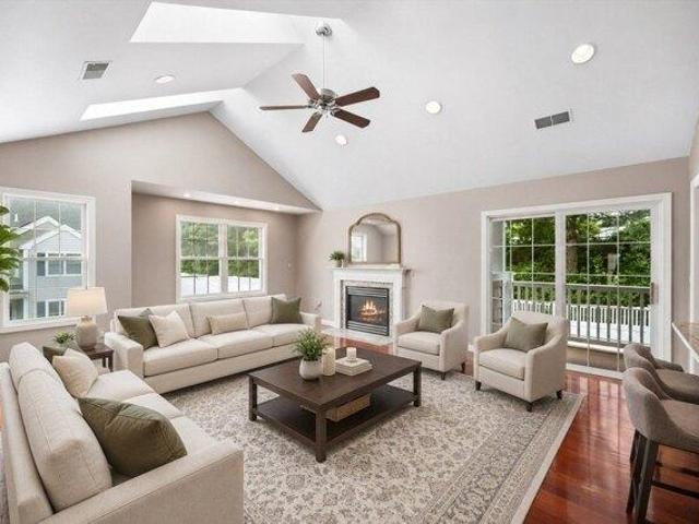 2 bedroom, Quincy MA 02169 104604199