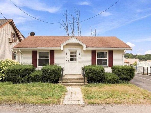 2 bedroom, Quincy MA 02169 105061124