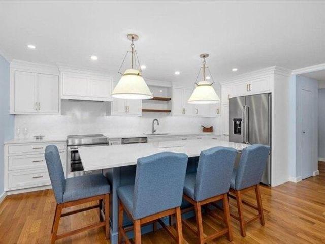 2 bedroom, Quincy MA 02171 102278867