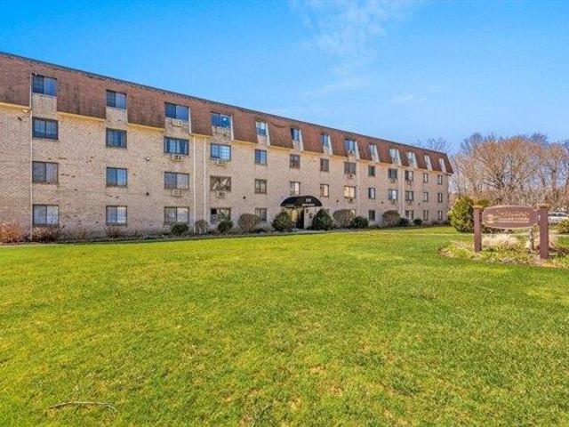 2 bedroom, Rockland MA 02370 102119654