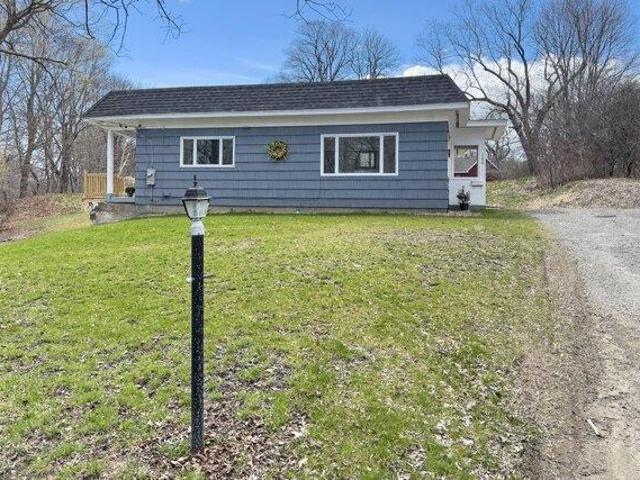 2 bedroom, Rockland ME 04841 102409151