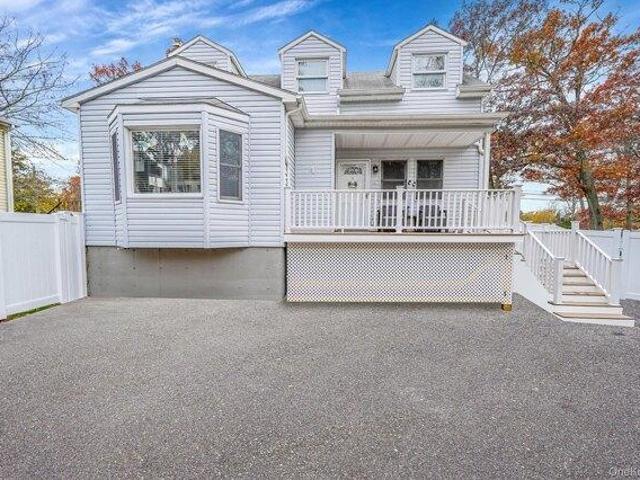 2 bedroom, Rocky Point NY 11778 LS101029024