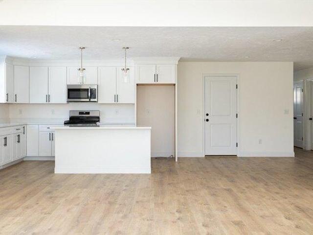 2 bedroom, Rochester MA 02770 104541599