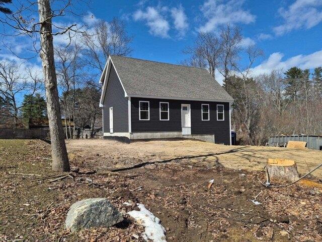 2 bedroom, Raymond NH 03077 102254876