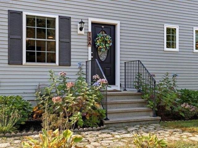 2 bedroom, Raymond NH 03077 LS102823726