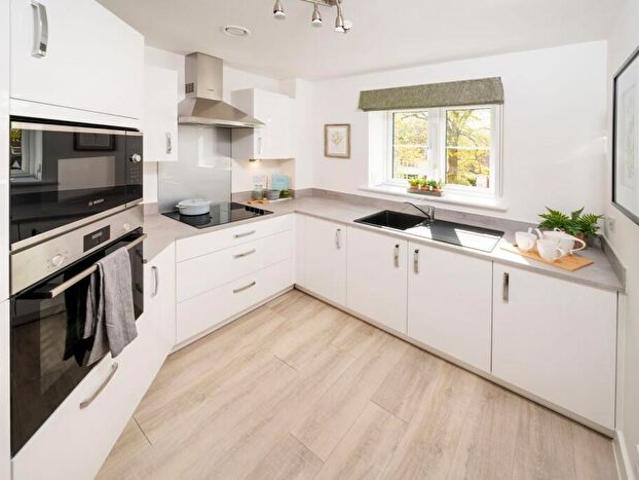 2 Bedroom Retirement Property To Rent In Bilton Road, Rugby, Warwickshire, CV22