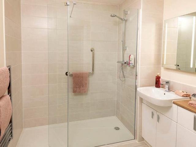2 bedroom retirement property to rent