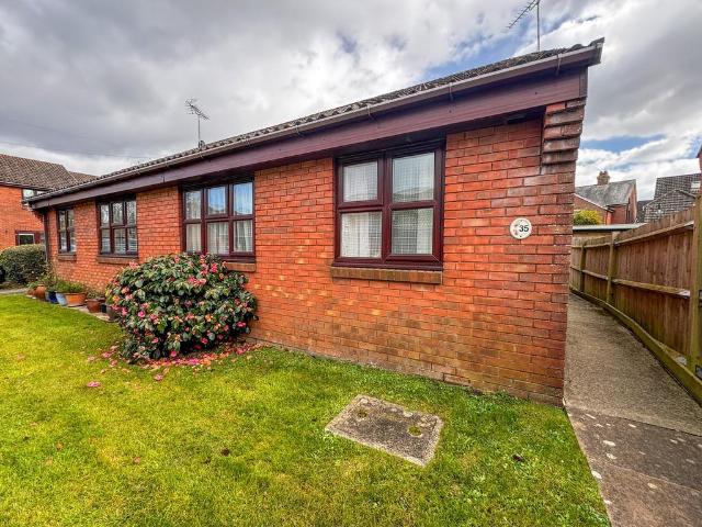 2 bedroom bungalow for sale