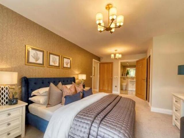 2 Bedroom Retirement Property For Sale In 16 Gradwell End