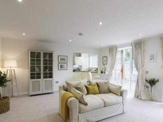 2 Bedroom Retirement Property For Sale In 16 Gradwell End