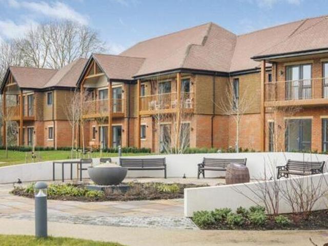 2 Bedroom Retirement Property For Sale In 19 Gradwell End