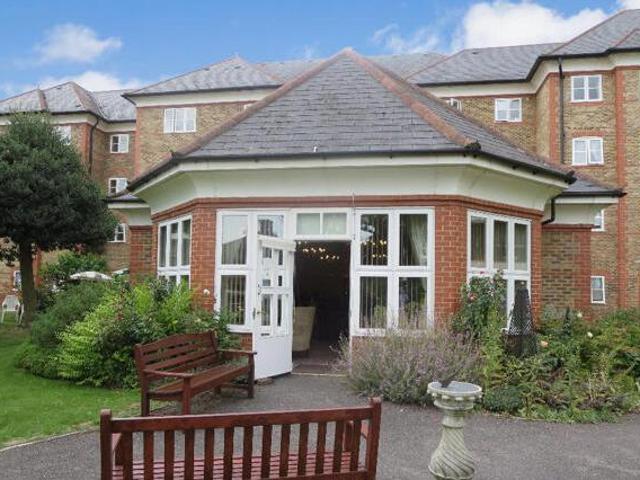 2 Bedroom Retirement Property For Sale In 1 Newsholme Drive, London