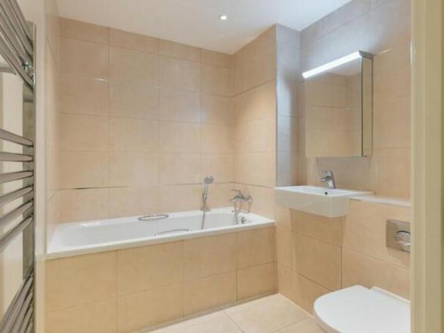 2 bedroom retirement property for sale in 3 Kineton Hall, Lillington Avenue, Leamington Spa, Warwickshire, CV32
