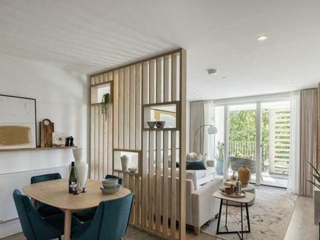 2 Bedroom Retirement Property For Sale In Upper Bristol Rd