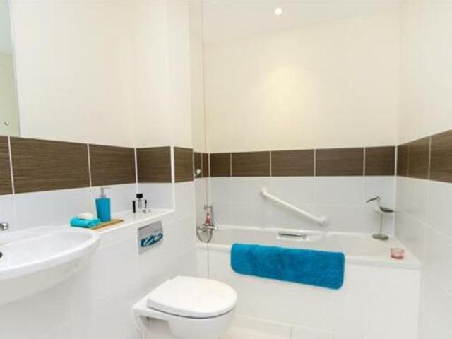 2 Bedroom Retirement Property For Sale In Upton Lane