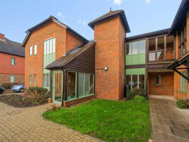 2 Bedroom Retirement Property For Sale In Woking