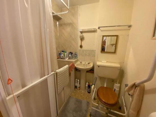 2 bedroom retirement property for sale in Aspley Court, Warwick Avenue, Bedford, MK40