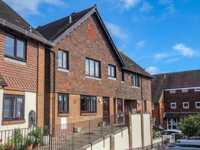 2 Bedroom Retirement Property For Sale In Battle
