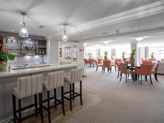 2 bedroom retirement property for sale in Beeches Lodge, Burnham, Slough, Berkshire, SL1