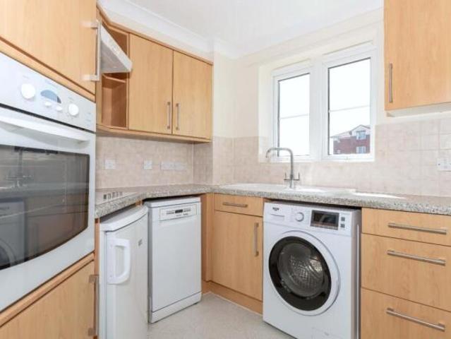 2 bedroom retirement property for sale in Brighton Road, Lancing, BN15