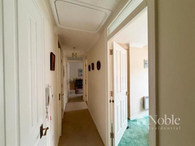 2 bedroom retirement property for sale in Eastfield Road, Brentwood, CM14