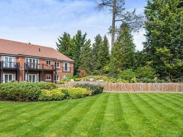 2 bedroom retirement property for sale in Eaves Court The Retreat Princes Risborough retirement pr