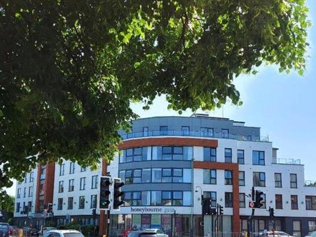 2 Bedroom Retirement Property For Sale In Gloucester Road
