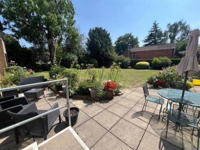 2 bedroom retirement property for sale in Hillstead Court, Basingstoke, RG21