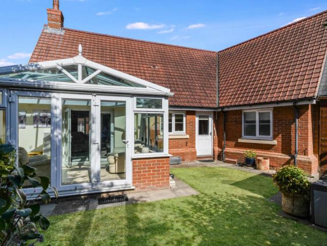 2 bedroom retirement property for sale in Honywood Gardens, Old Moulsham, Chelmsford, CM2