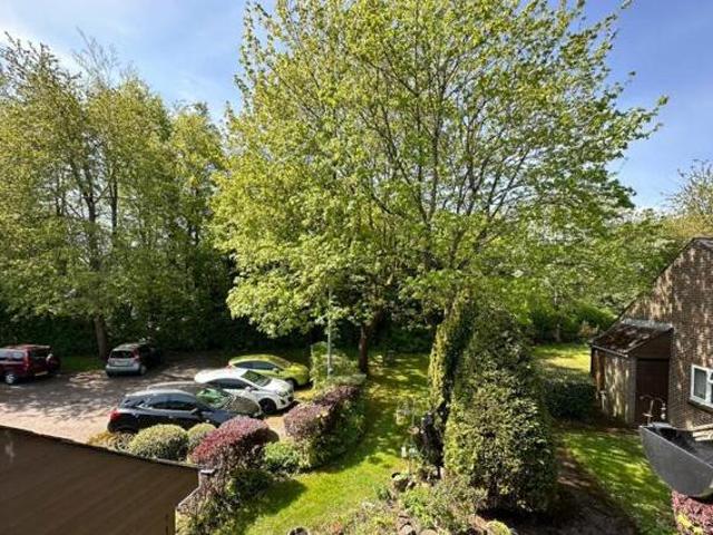 2 Bedroom Retirement Property For Sale In Holybourne, Alton