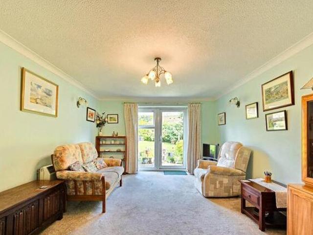 2 Bedroom Retirement Property For Sale In London