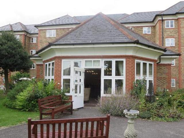 2 Bedroom Retirement Property For Sale In London