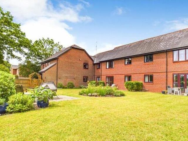 2 Bedroom Retirement Property For Sale In Mortimer, Reading