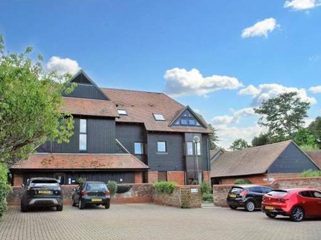2 bedroom retirement property for sale in Palace Gate Odiham Hook Hampshire RG29